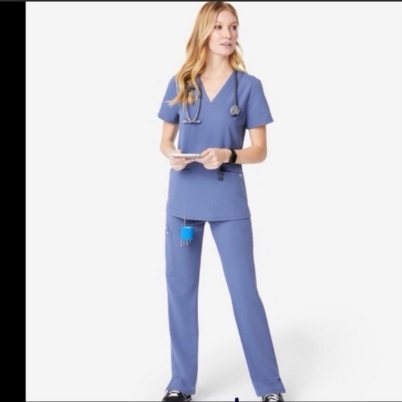Figs | Pants & Jumpsuits | Figs Kade Cargo Scrub Pants Catarina Scrub ...